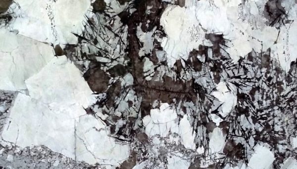 Everest Crystal Granite - Granite Granite Inc